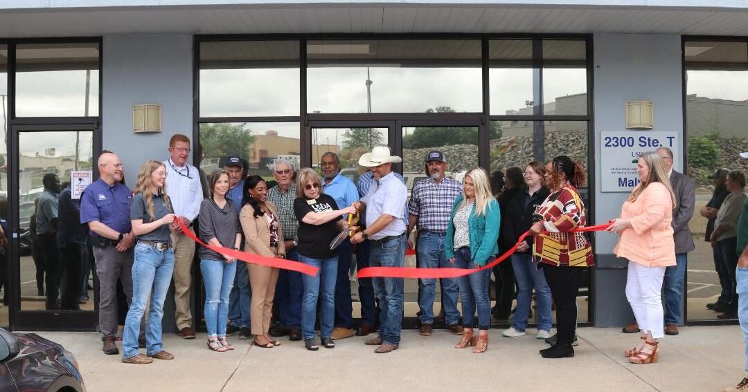 Ribbon cutting at newly relocated USDA Service Center in Malvern ...