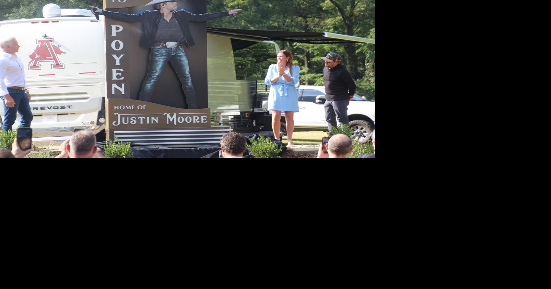 City limit sign honoring hometown country star Justin Moore unveiled in ...