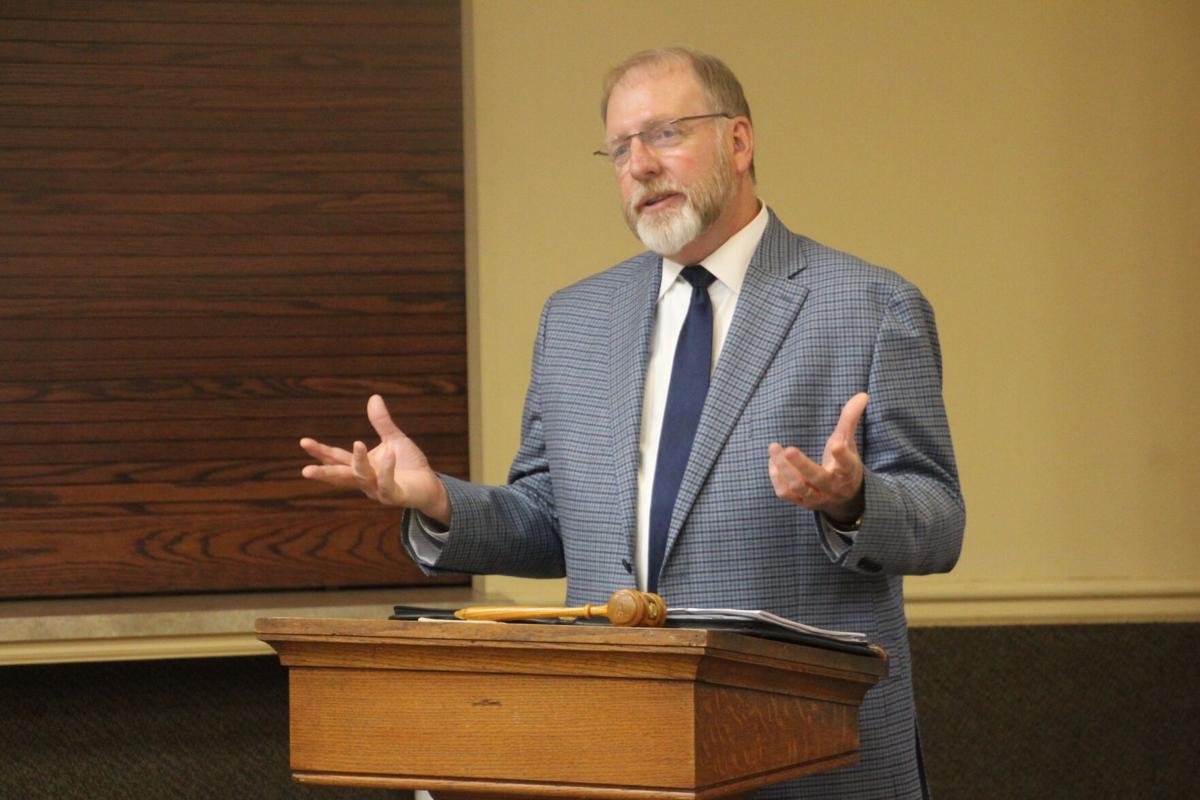 Judge Thornton speaks at Lions Club | Photos & Videos | malvern-online.com