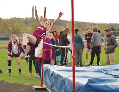 Arlington track and field finding success despite obstacles | Local ...