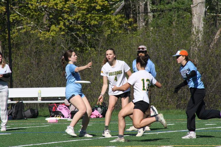 Bulldogs Girls Ultimate Frisbee team tops Wolves 9-7 | Local-news ...