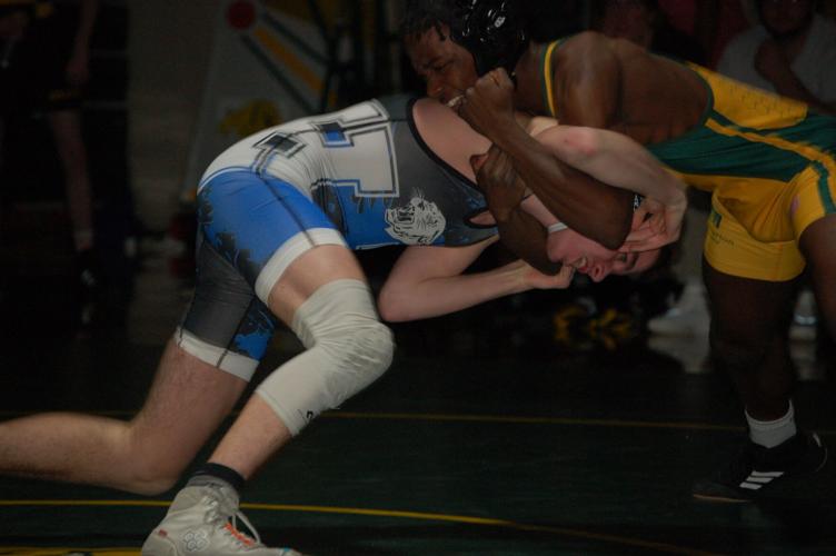 Hoosick Falls outlasts Burr and Burton in interstate dual meet, 48-30 ...