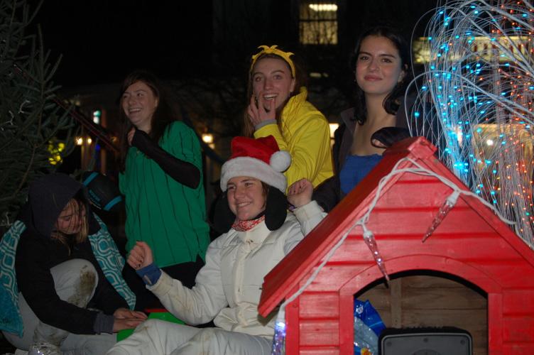 No rain on this parade: Holiday cheer rolls through Manchester despite ...