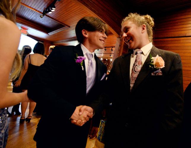 Arlington Memorial High School students celebrate in style at annual ...
