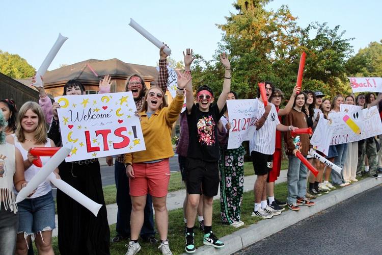 Long Trail School students greeted by Class of 2025 on first day ...