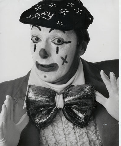 Manchester Designer Outlets presents Joey the Clown! | Local News ...