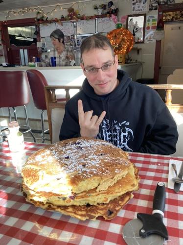 Man vs food: Papa Pete's 'giant pancake' challenge returns ...