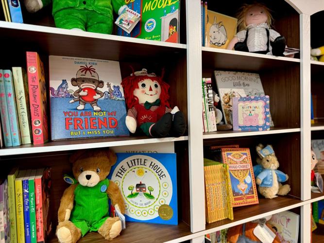 Cottage Toy Co. & Candy Shop celebrates grand opening in Manchester ...