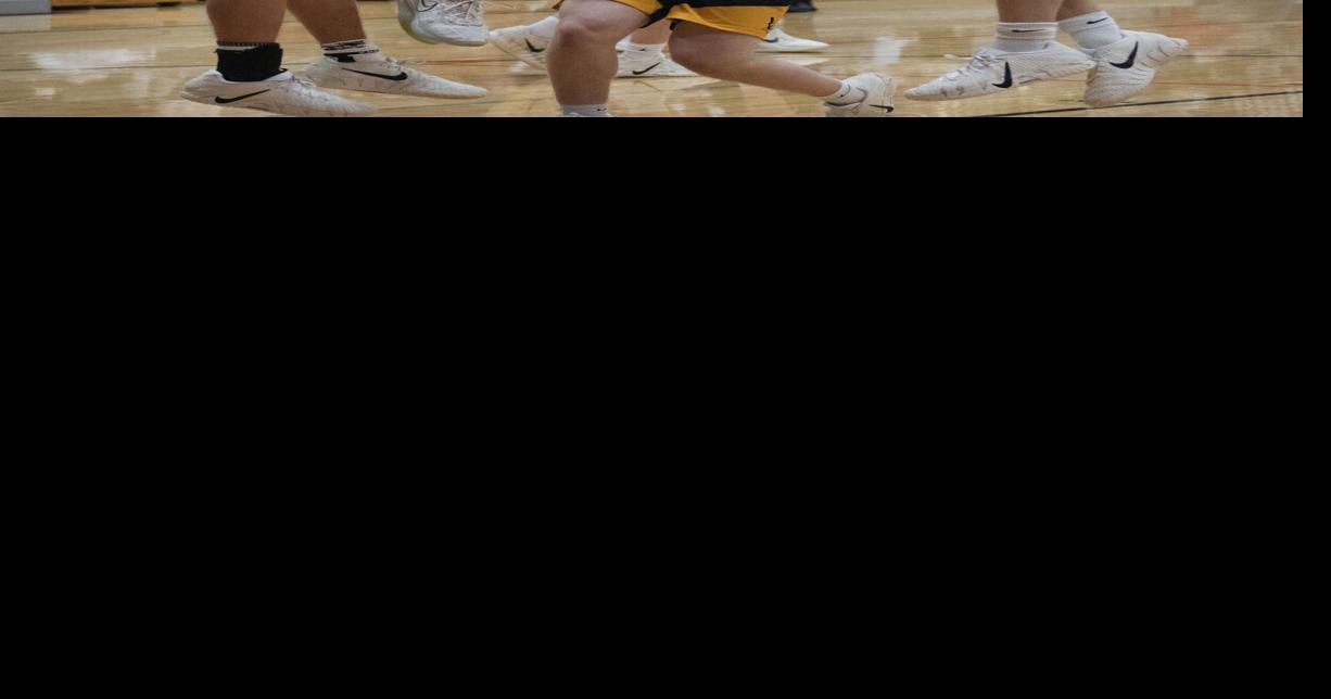 Hotshot Hawks vex Vinton-Shellsburg | Sports | manchesterpress.com