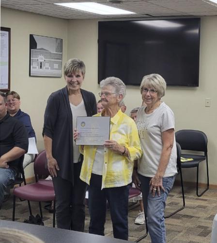 Perkins receives Nice Neighbor Award | News | manchesterpress.com
