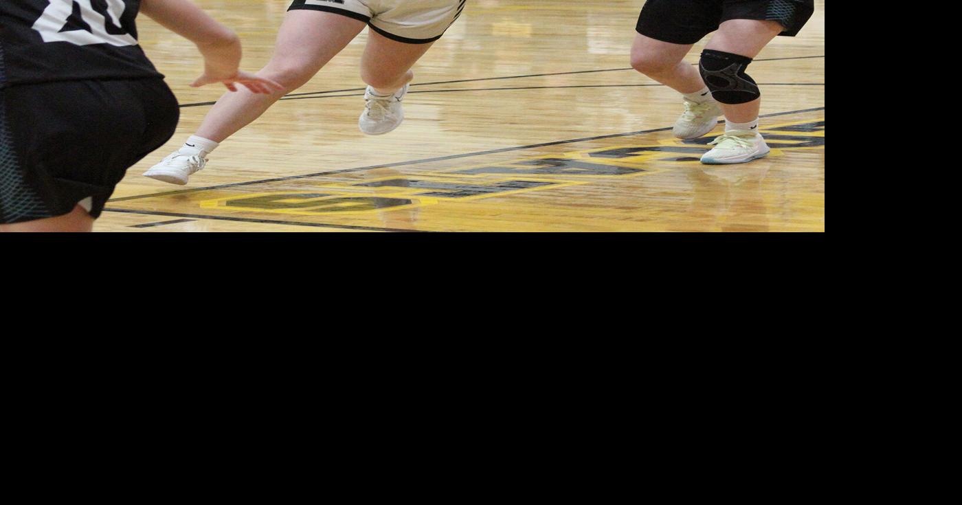 Wildcats easily beat Knights | Sports | manchesterpress.com