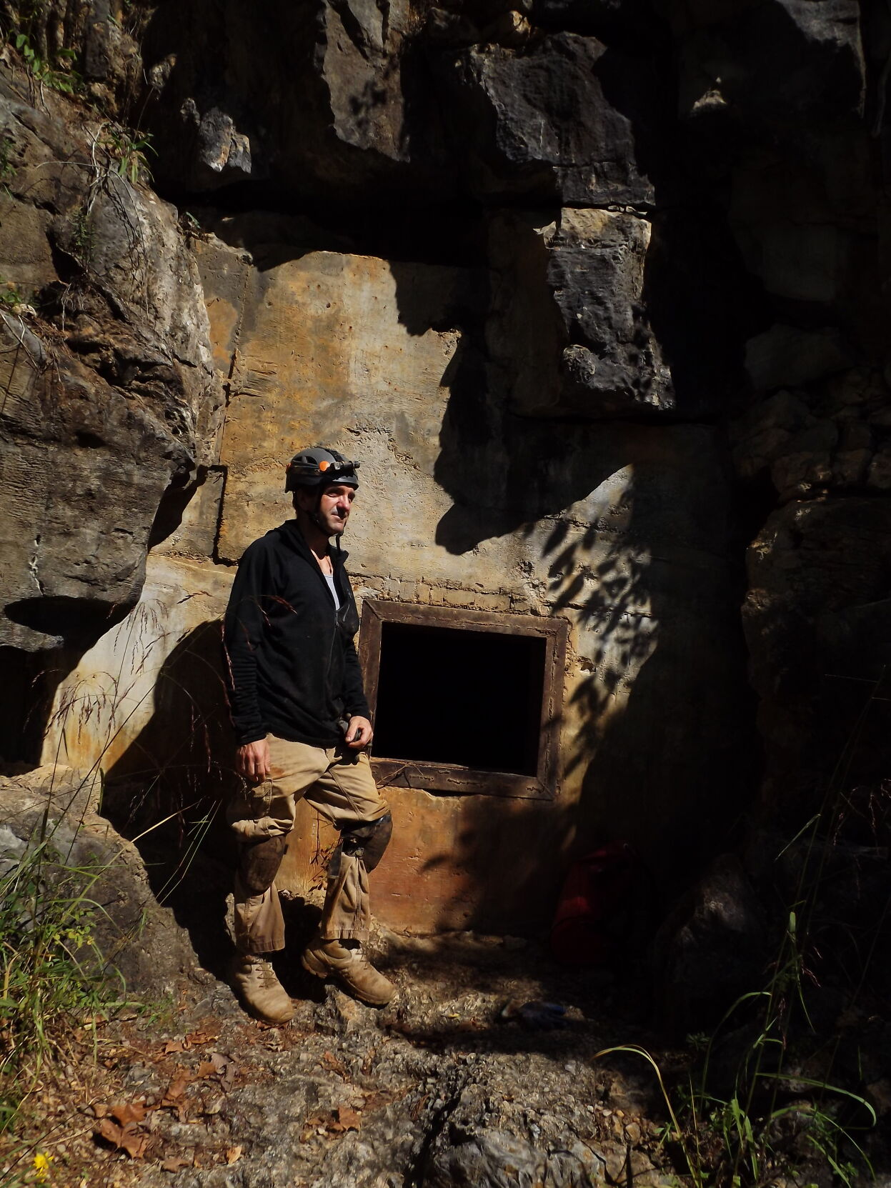 Getting to the depths of a spelunking story | Editorial ...