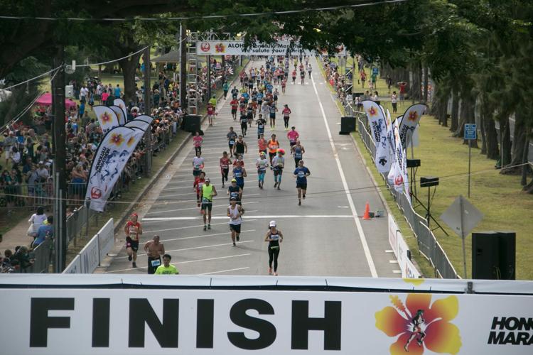 PHOTOS: Honolulu Marathon 2018 | Photos | manoanow.org
