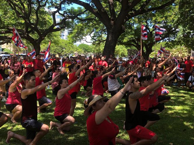 Thousands make their way to the streets of Waikīkī to rally against TMT ...