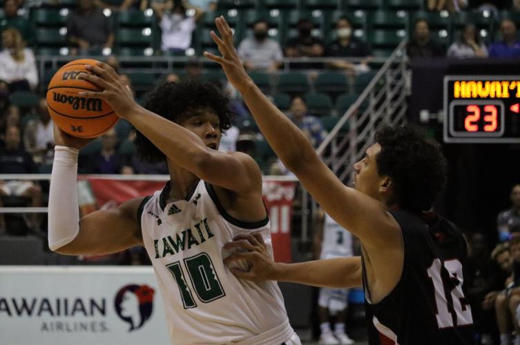 Photo Gallery: Hawai'i-Hilo vs. Hawai'i | Sports | manoanow.org