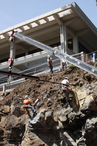 UH working on rock-fall hazard projects | News | manoanow.org