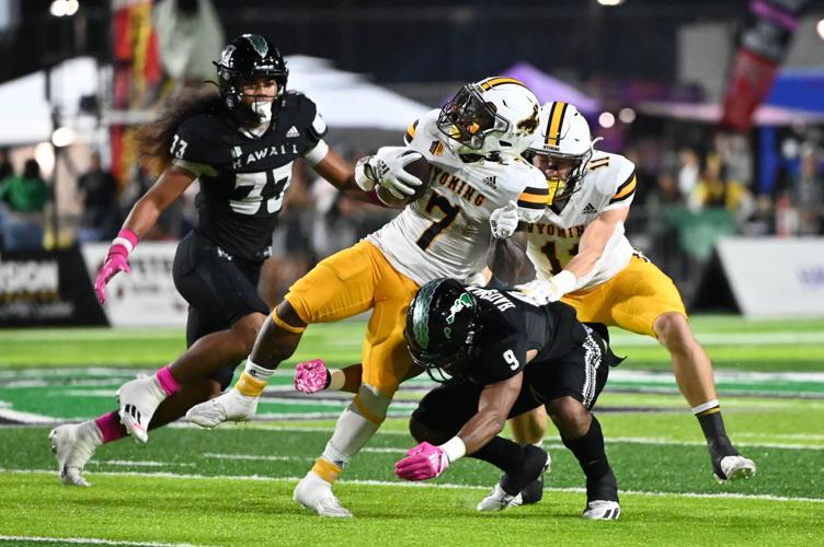 Photo Gallery: Wyoming vs. Hawai'i | Sports | manoanow.org
