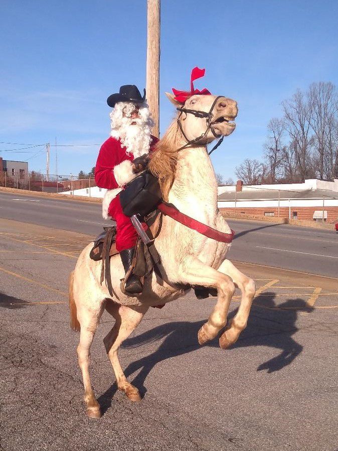 Santa spotted on Brookdale Street in Martinsville | Features ...