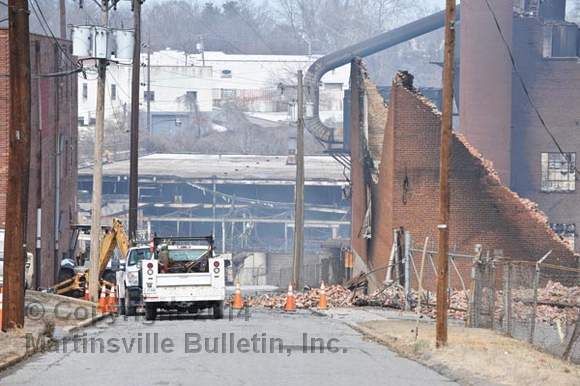 FACTORY INFERNO/Former American buildings burn