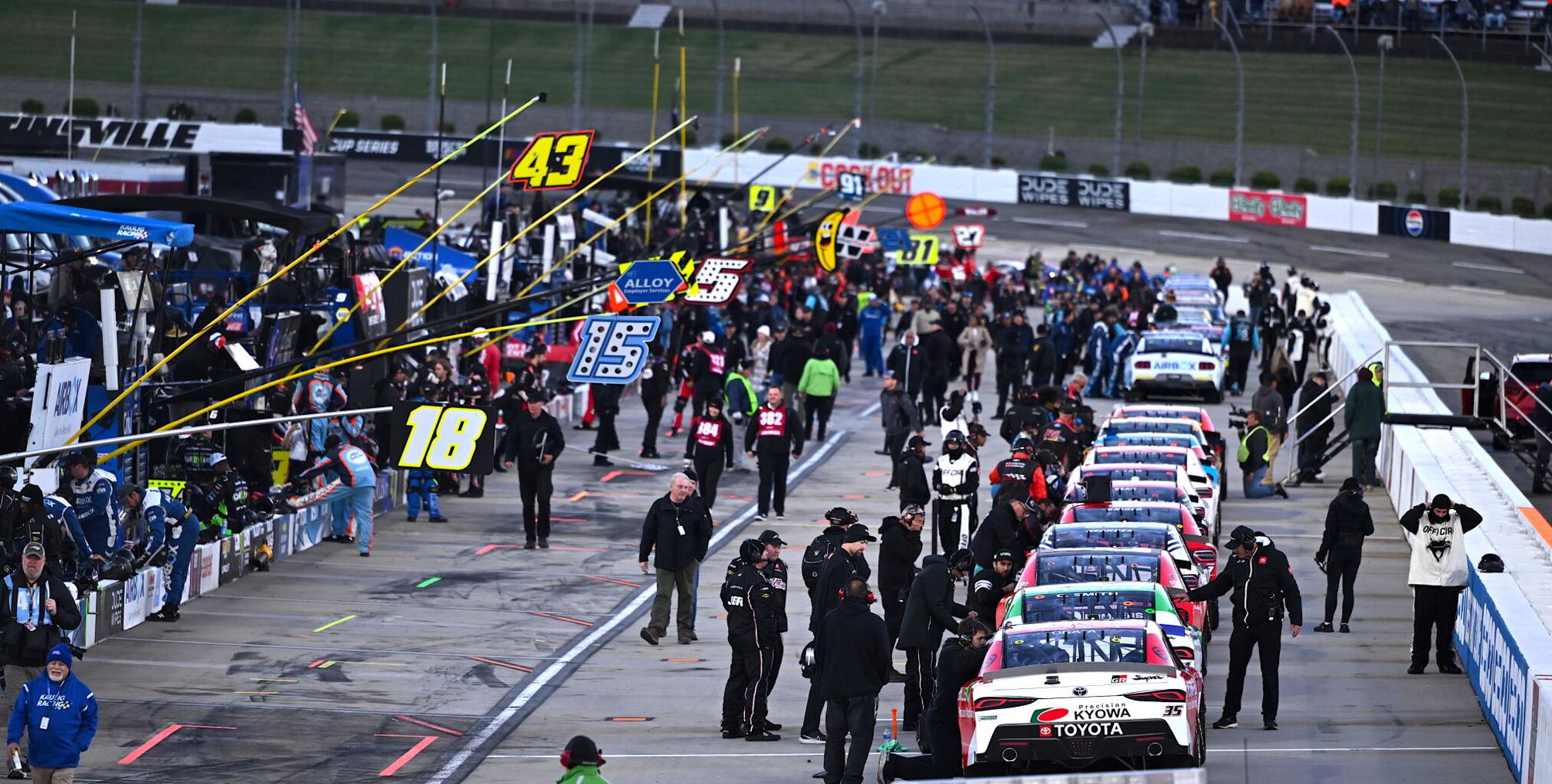 PHOTOS: NASCAR Xfinity Series race at Martinsville Speedway