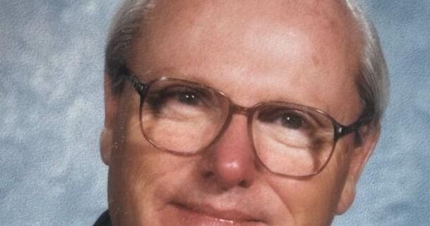 Scholarship created in honor of former teacher Harry Hensley