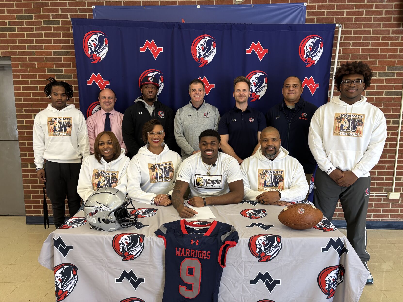 Magna Vista's football stars, best friends Simeon Moore, Ethan Dukes ...