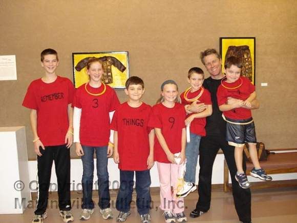 Juggler wows a sold-out crowd