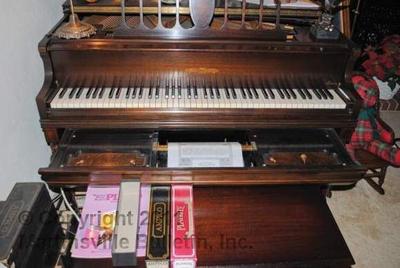 Ballard's reproducing pianos play themselves