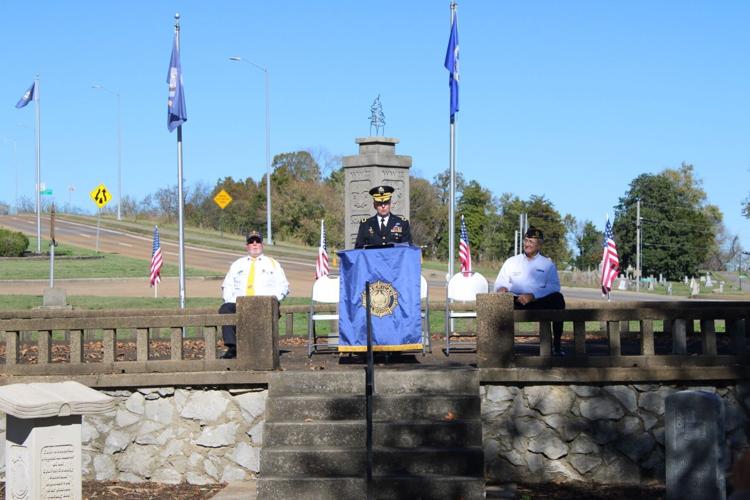 'One big family of a nation:’ Mayfield celebrates Veterans Day | News ...