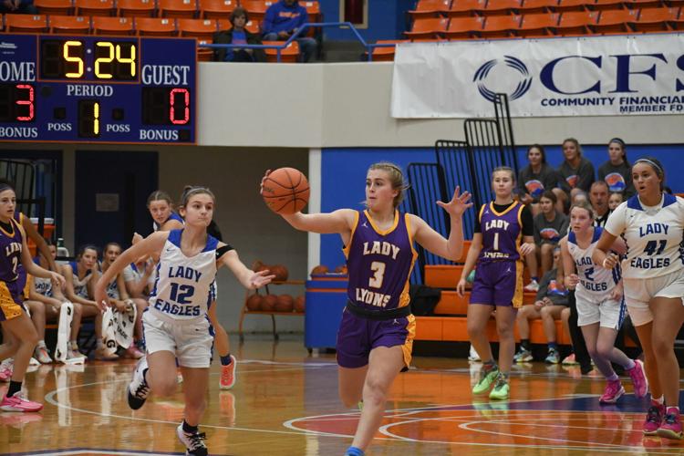 Lyon County edges out Graves to kick-off HoopFest | Sports | mayfield ...