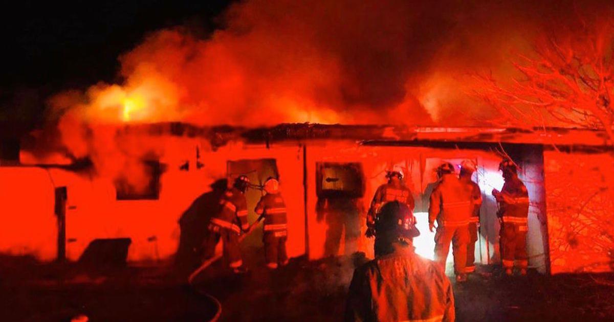 Mayfield Drive-In building burns down | Local News | mayfield-messenger.com