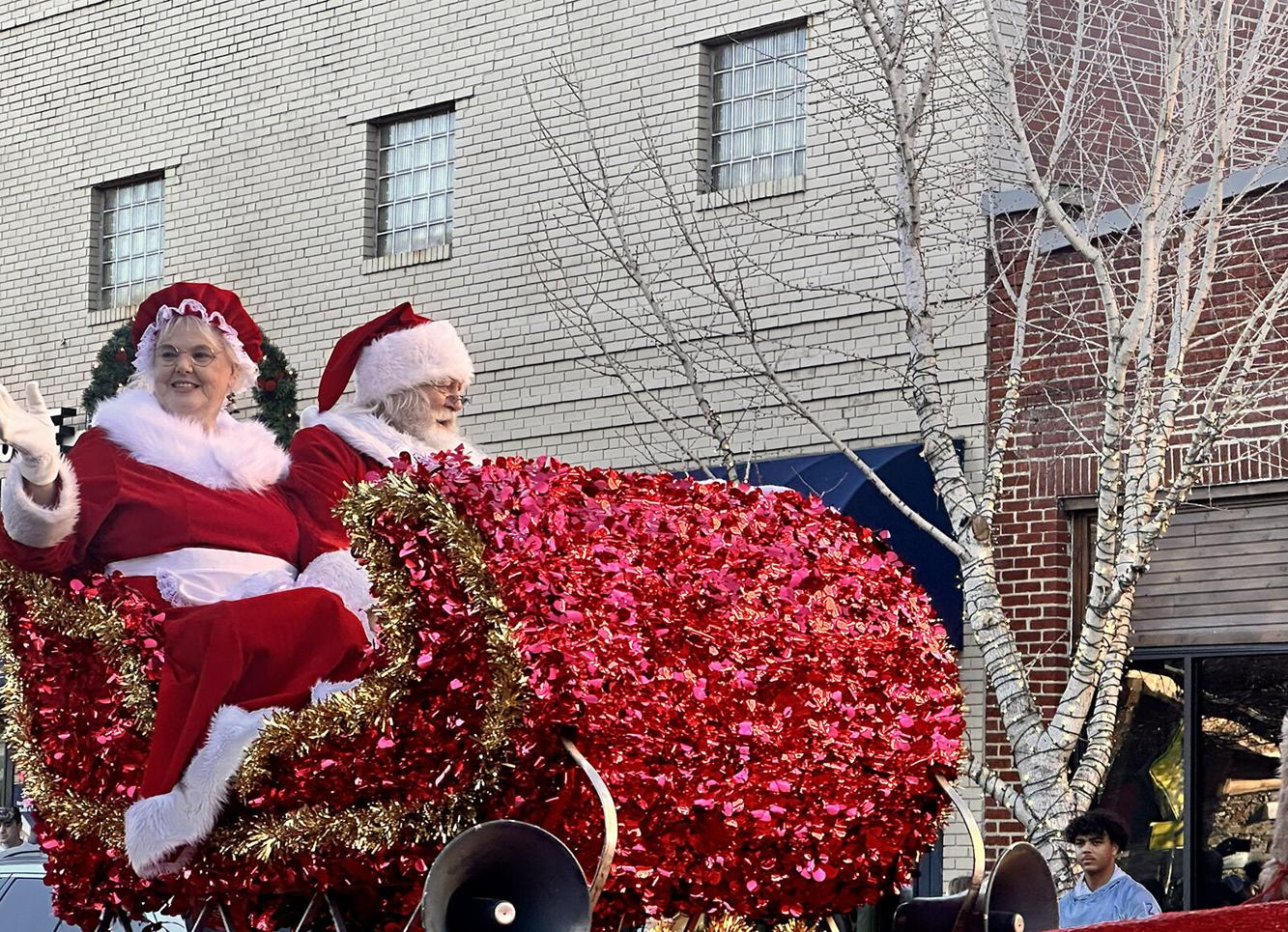 Marion's Christmas parade draws crowds to downtown