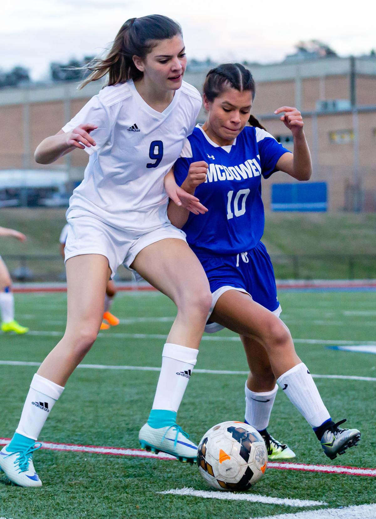 lady-titans-split-first-two-matches-sports-news-mcdowellnews
