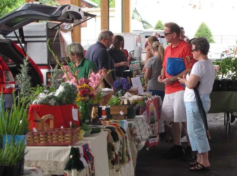 Tailgate Market prospers in its 7th year