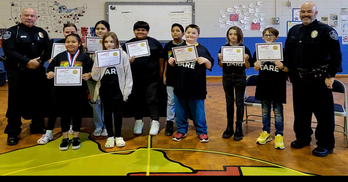 Eastfield fifth-graders complete DARE program
