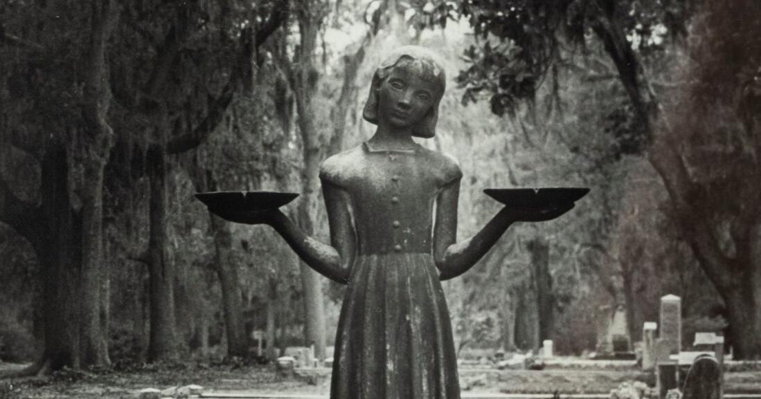Famed ‘Midnight’ Bird Girl photograph among Savannah items up for ...