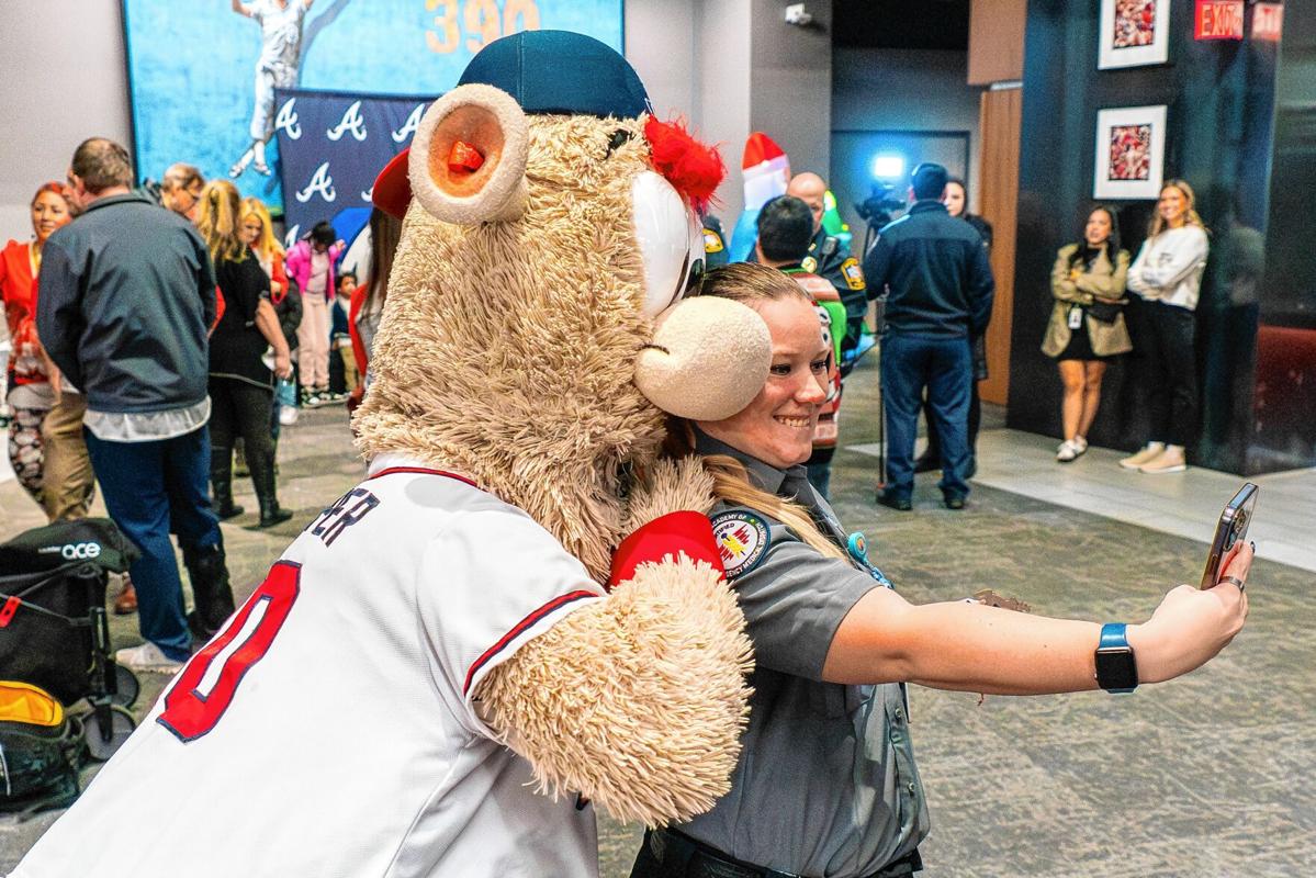 Atlanta Braves host Shop With A Hero event at Truist Park | Lifestyle ...
