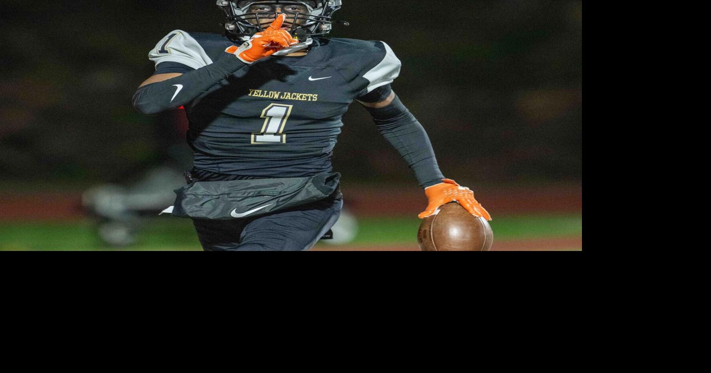 PHOTOS: Newnan-Sprayberry football | Cobb Football Friday | mdjonline.com