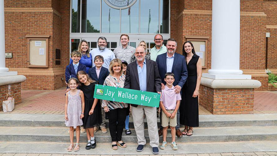 AROUND TOWN: Jackson draws crowd in Kennesaw as Jones faces empty ...