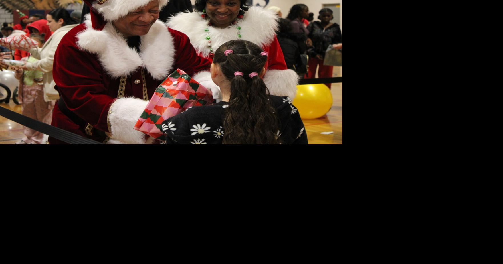 Cobb Sheriff’s Office spreads holiday cheer at Mableton schools | News ...