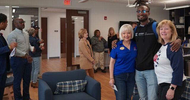 The Fielding Lewis DAR Chapter and the VECTR Center Work to Help ...