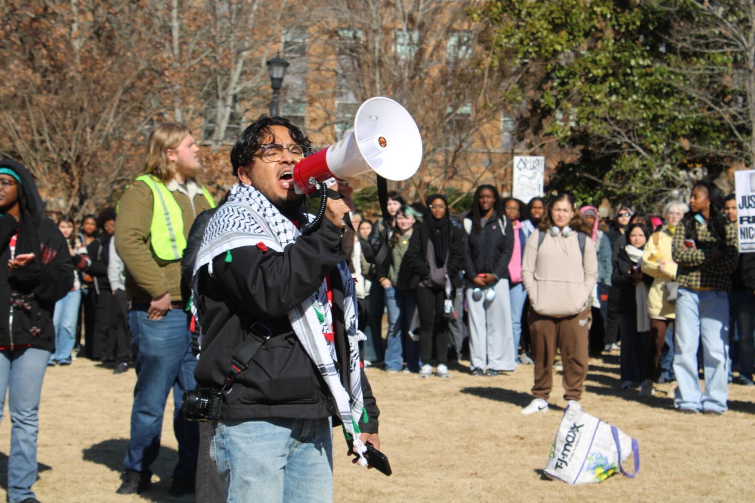 KSU students rally on campus to protest ICE, deportations and ...
