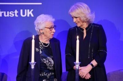 Anne Frank's step-sister, Holocaust survivor Eva Schloss dies ...