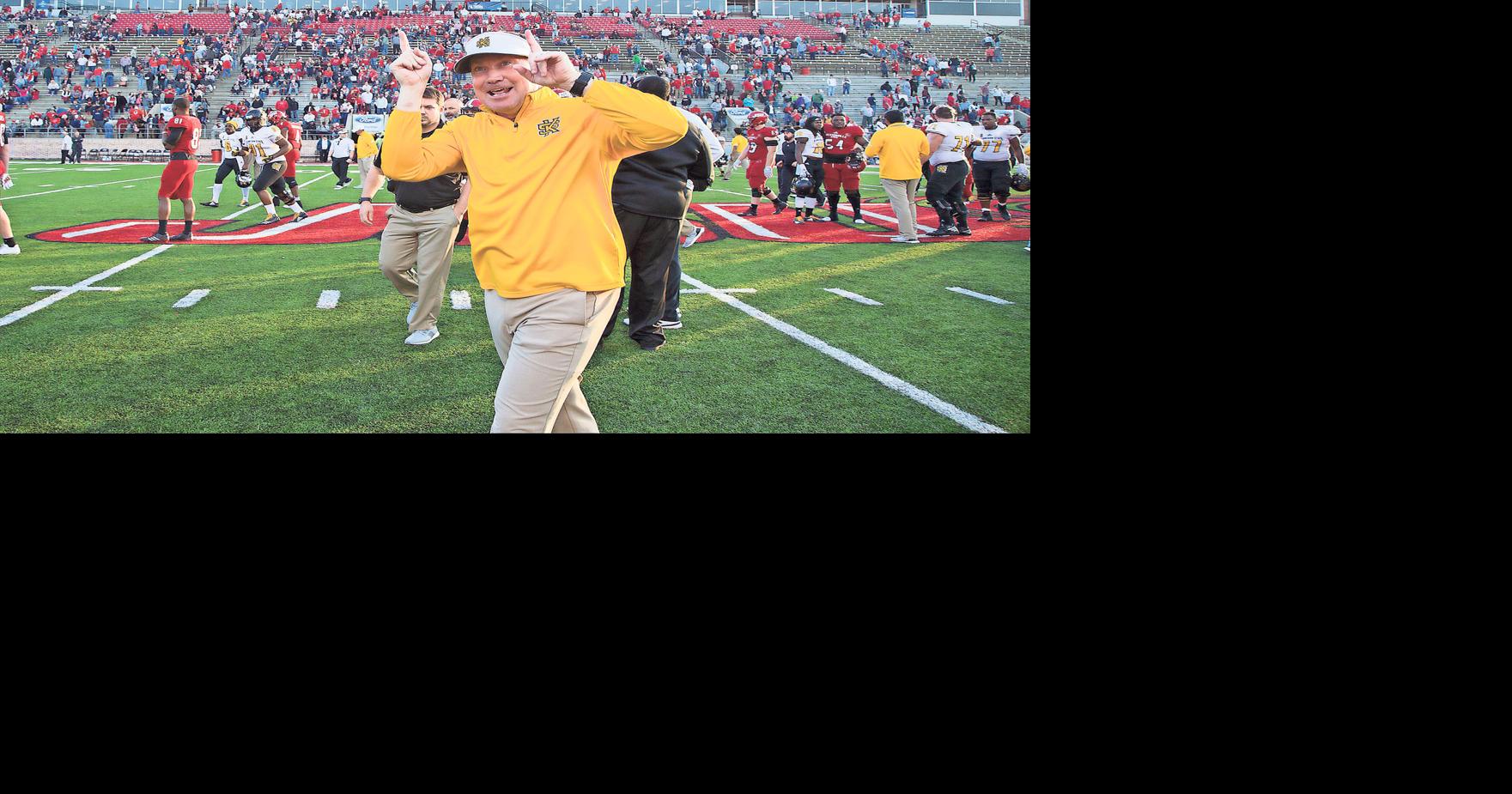 Brian Bohannon earns regional coach of the year award | Cobb Football ...