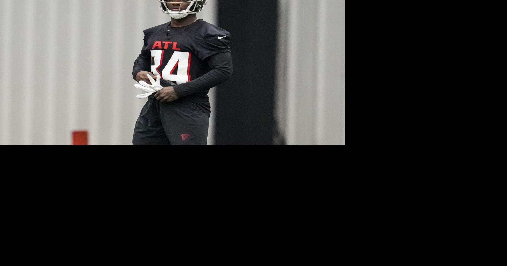 Falcons rookie CB Clark Phillips III (leg) carted off field ...