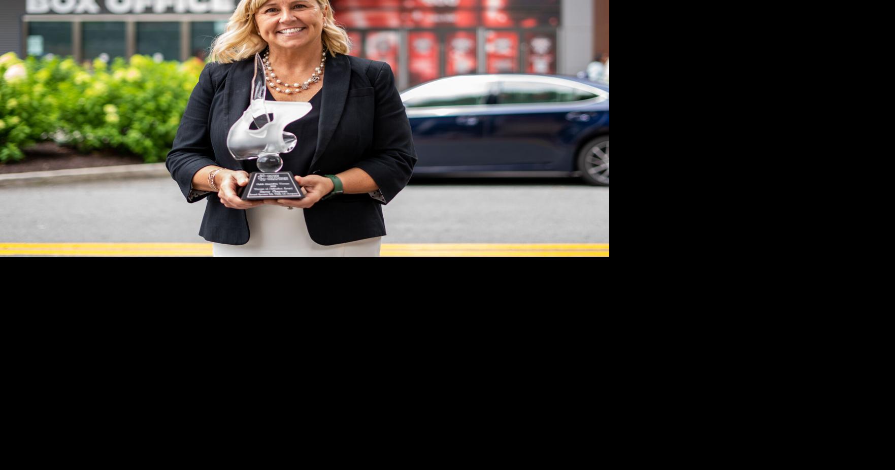 Stacey Chapman wins Cobb Chamber's Woman of Distinction award | Local ...