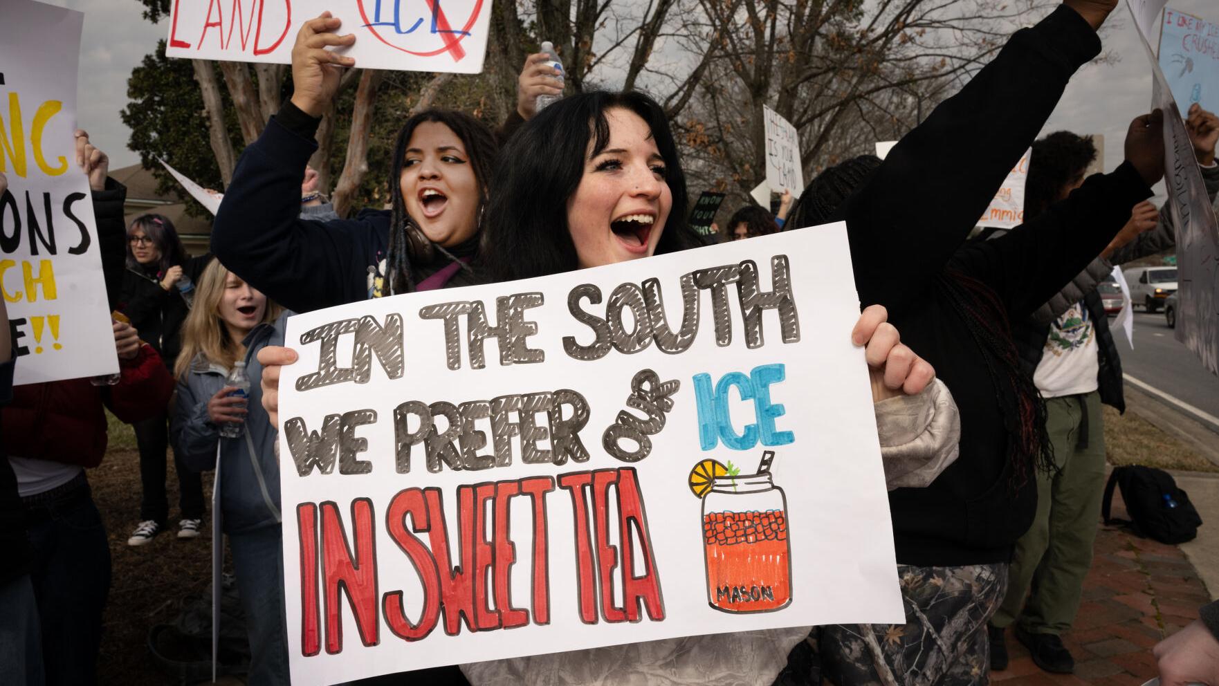 UPDATE: Marietta students march to Square to protest ICE | Education ...