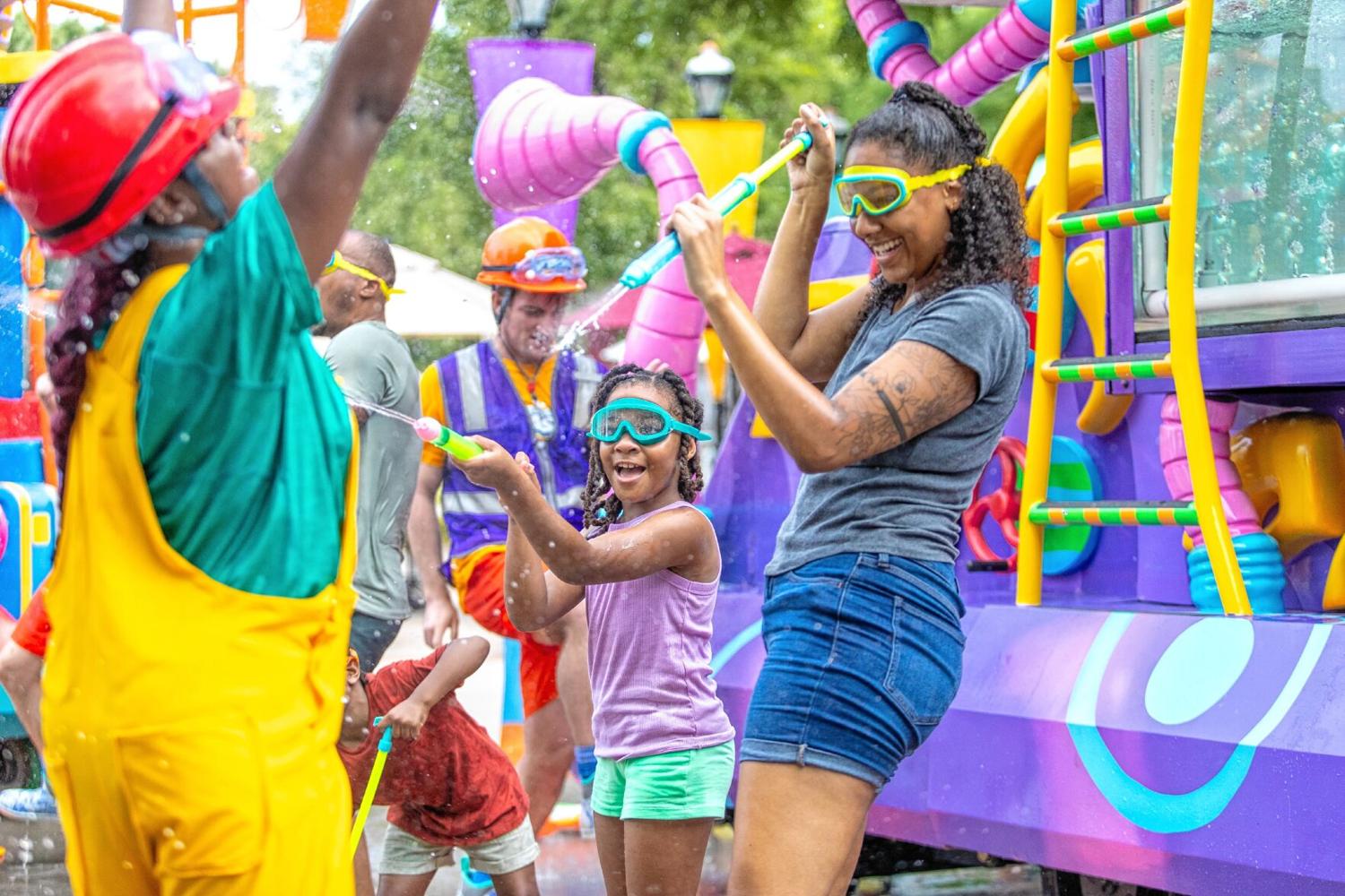 Six Flags Over Georgia kicks off summer this weekend with water parade ...