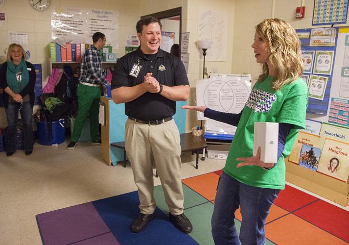 APPLE FOR YOUR TEACHER: Hayes Elementary School second-grade teacher ...