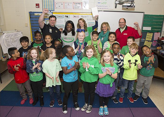 APPLE FOR YOUR TEACHER: Hayes Elementary School second-grade teacher ...